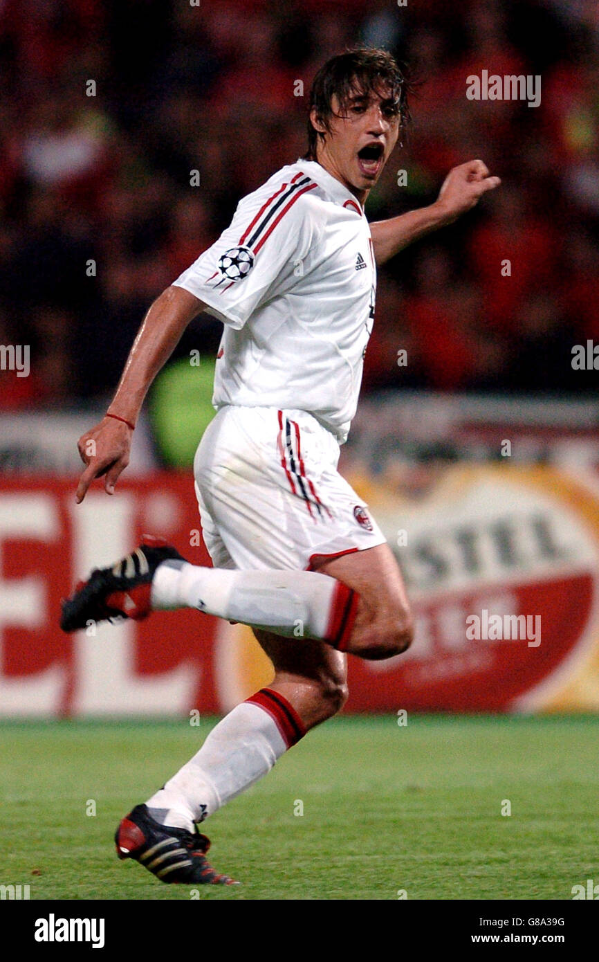 Ac milans hernan crespo celebrates scoring his teams third goal hi-res ...