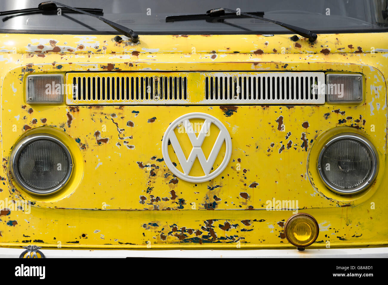 Battered vw camper van hi-res stock photography and images - Alamy