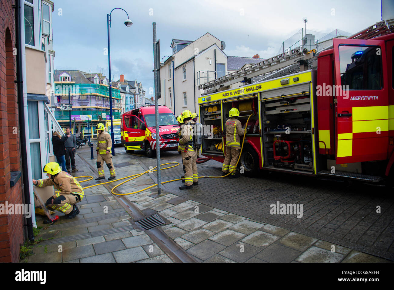 Fireman firemen hi-res stock photography and images - Alamy