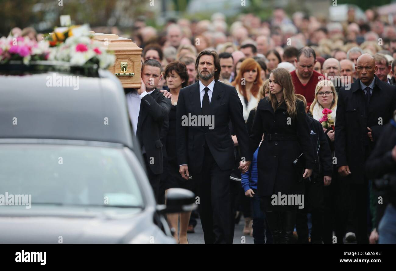 Jim Carrey joins mourners behind the coffin of ex-girlfriend Cathriona ...