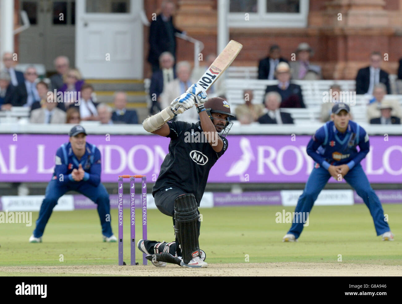 Sport cricket investiture hi-res stock photography and images - Alamy