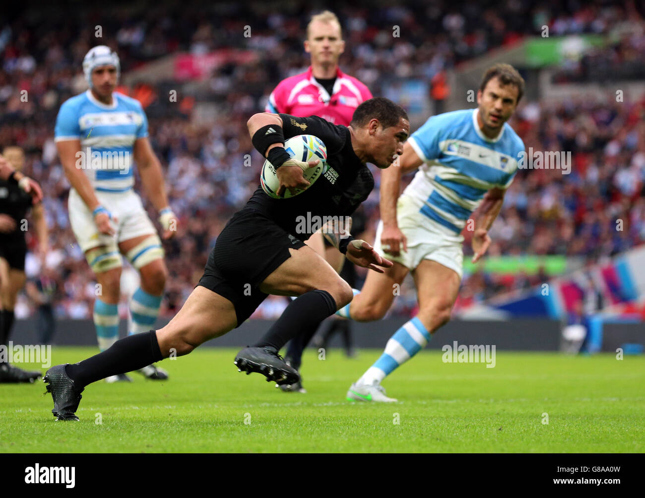 New zealands aaron smith rugby world cup hi-res stock photography and ...