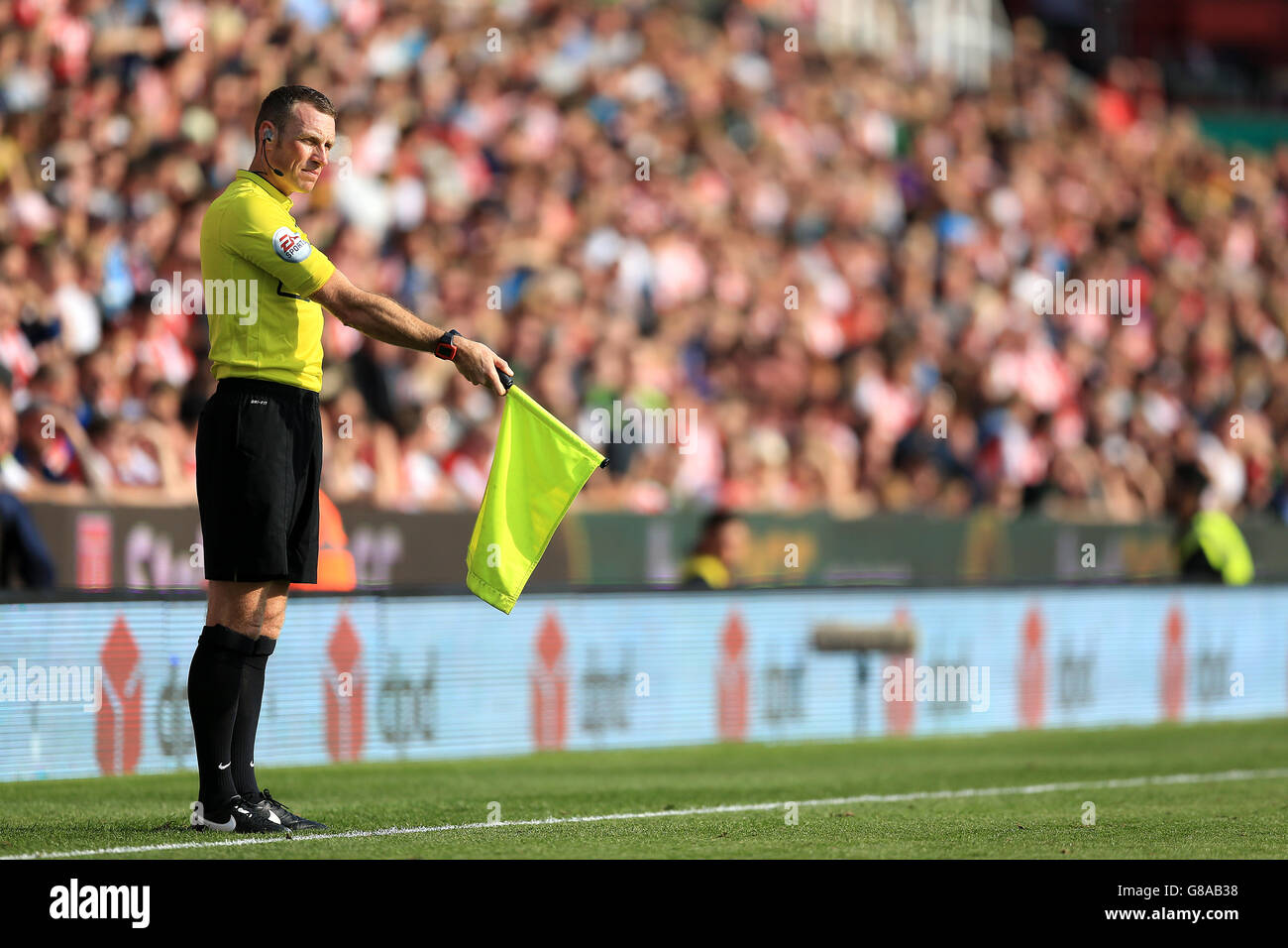 Assistant referee scoot ledger hi-res stock photography and images - Alamy