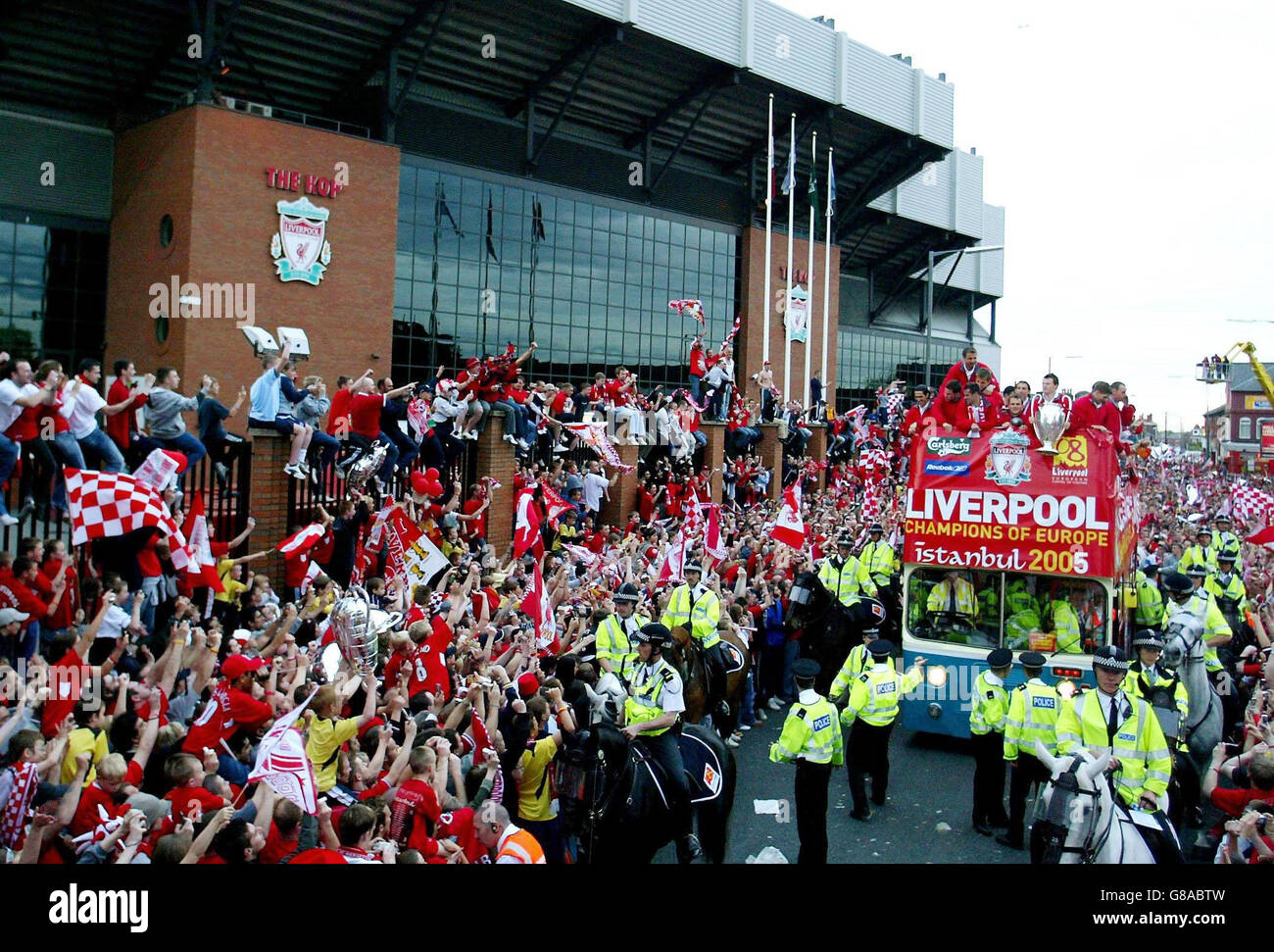 Soccer liverpool trophy parade hi-res stock photography and images - Alamy