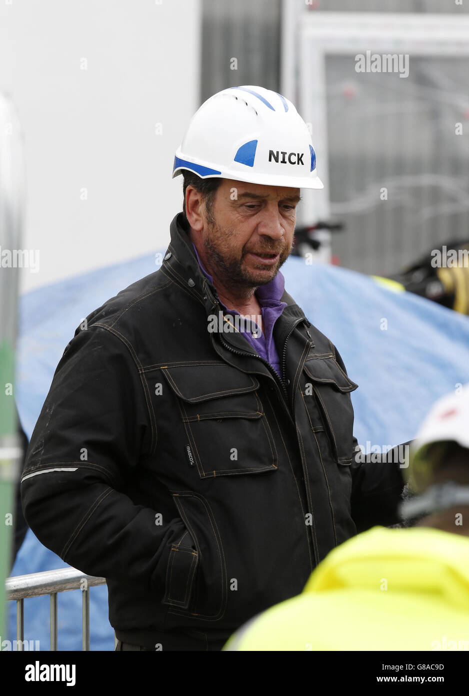 Nick Knowles Diy Sos High Resolution Stock Photography and Images - Alamy