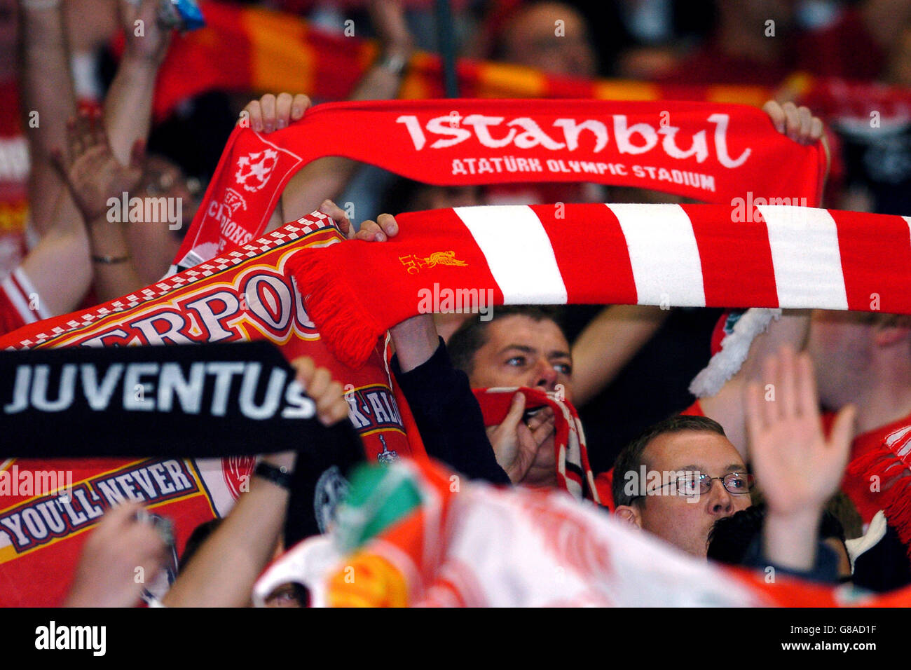 Ataturk olympic stadium liverpool fans hi-res stock photography and ...
