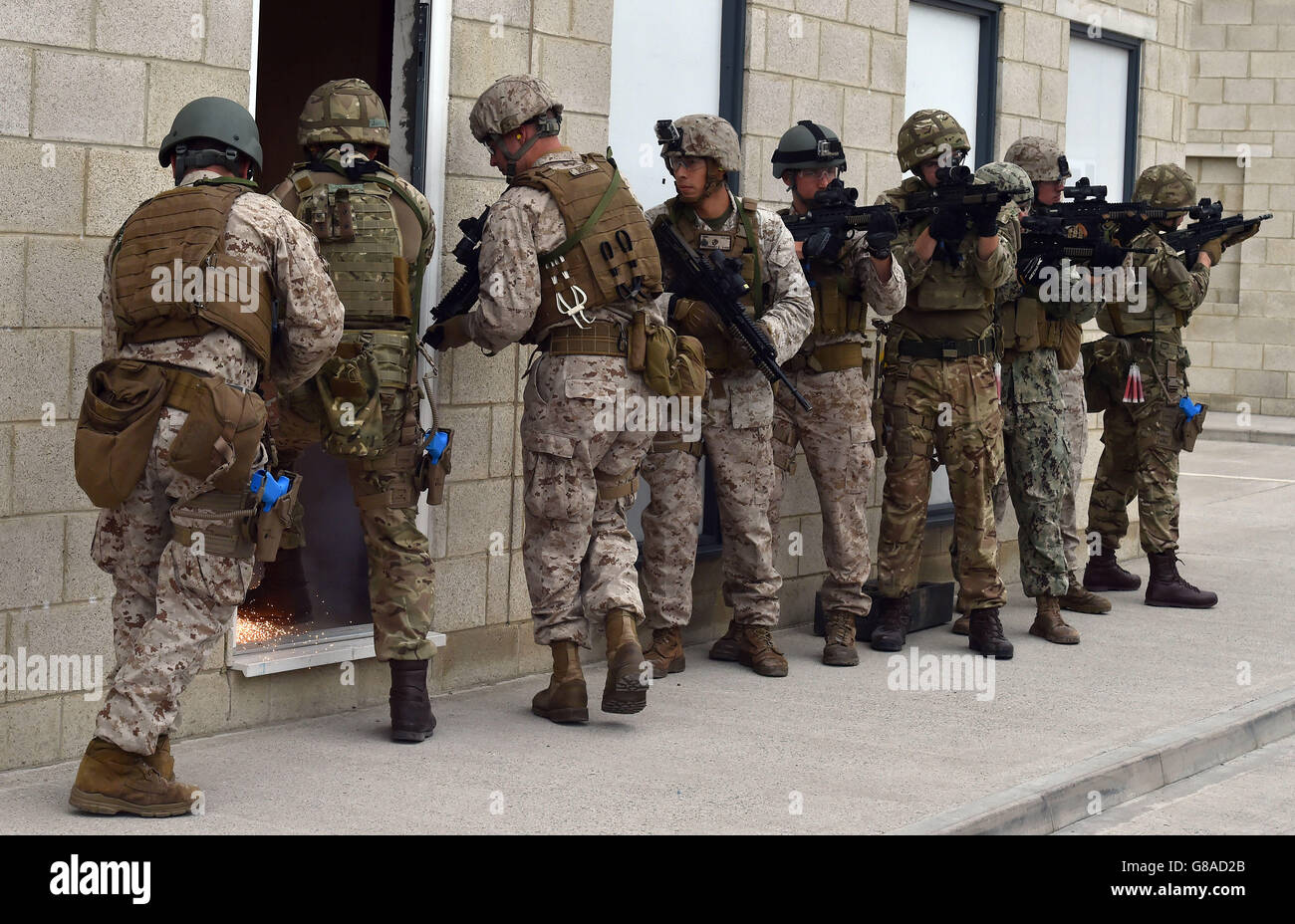 Us marines training hi-res stock photography and images - Alamy