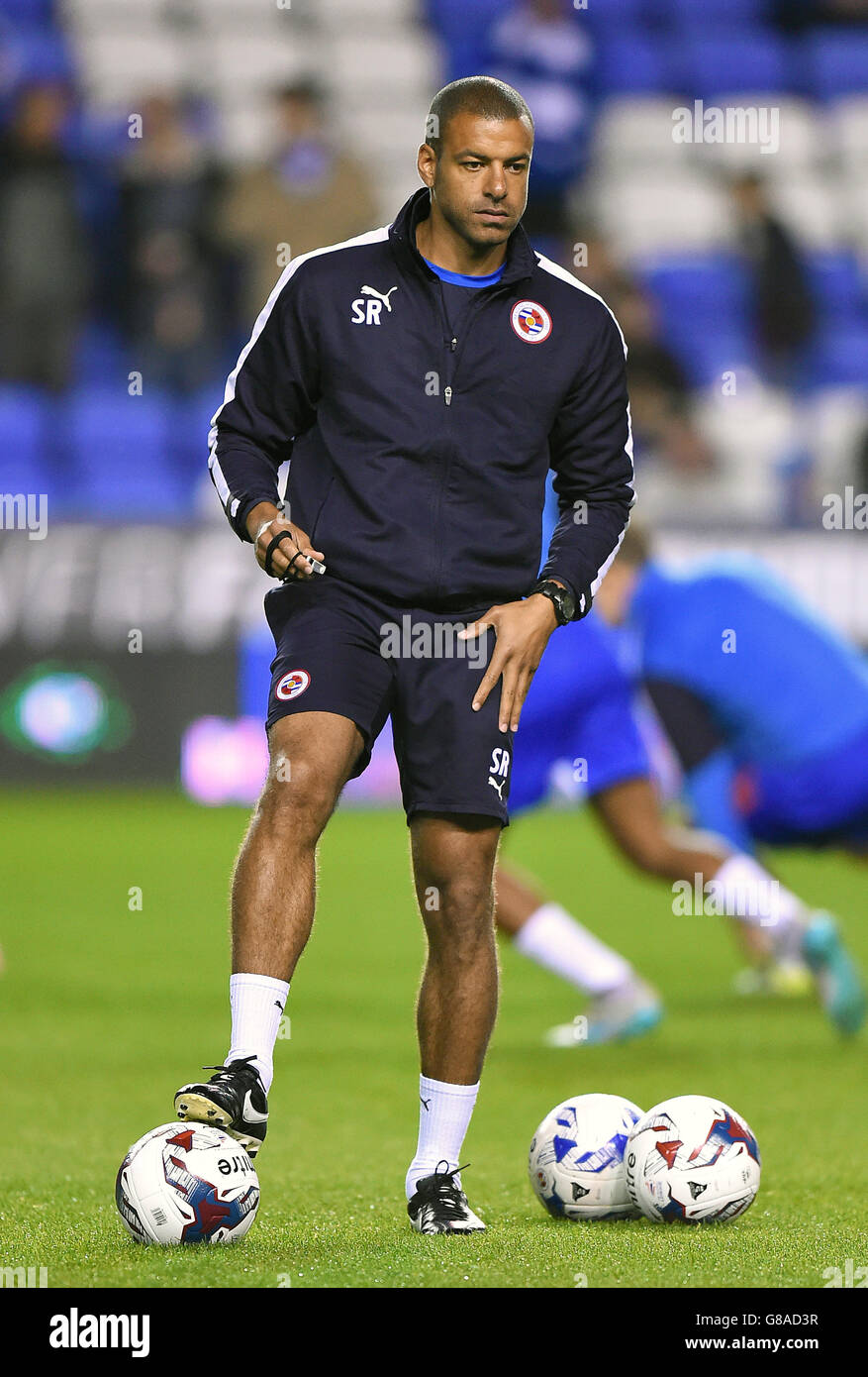 Football full length stock staff ampics hi-res stock photography and images - Alamy