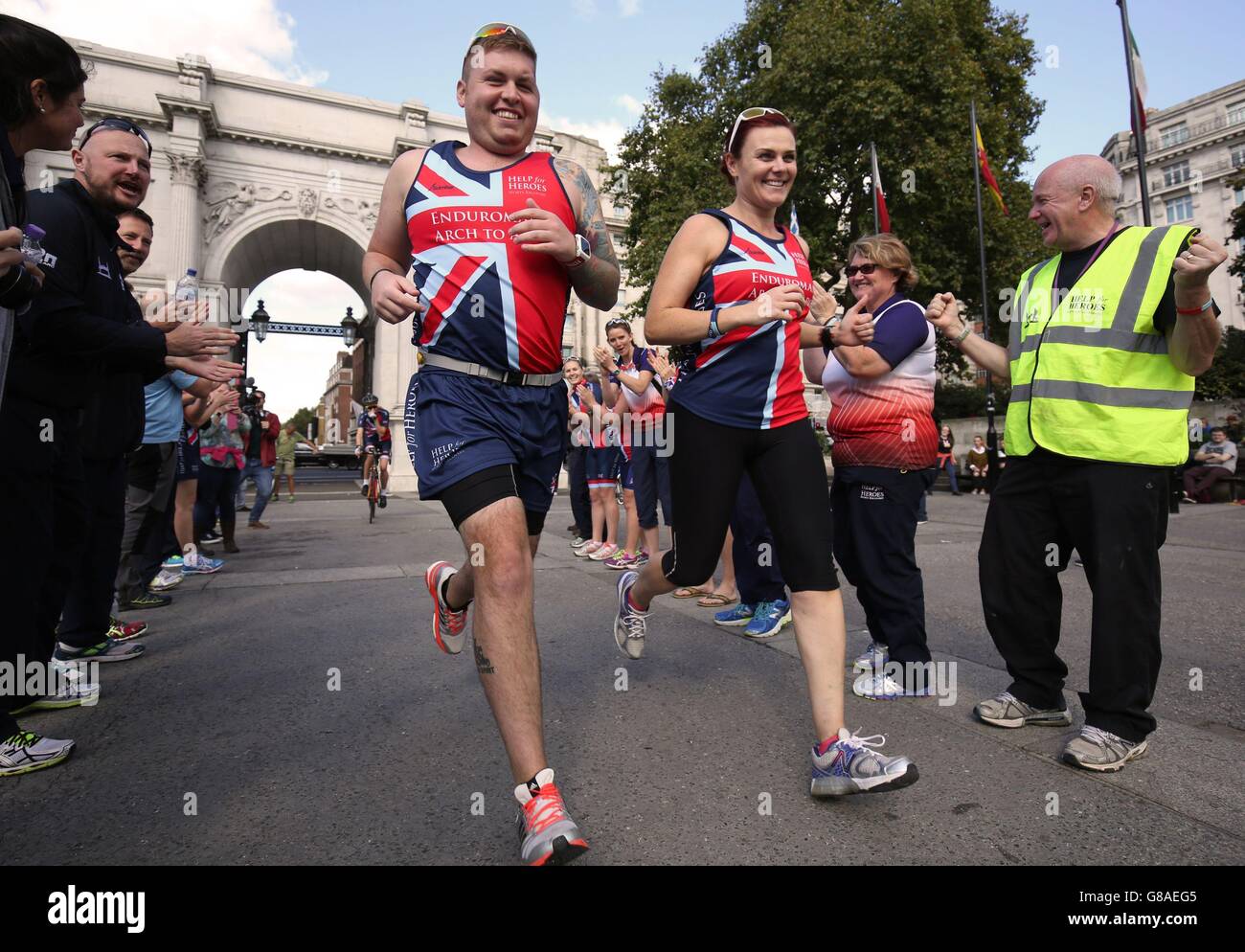 Help for Heroes Arch to Arc athletes Sean Donlan (centre left), from ...
