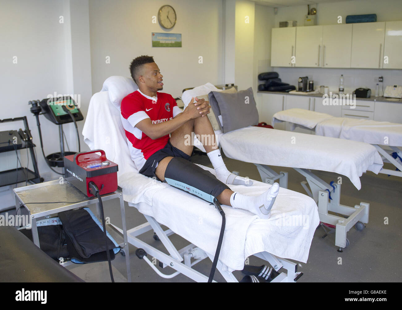 Charlton Athletic's Jordan Cousins in the treatment room at Sparrows ...
