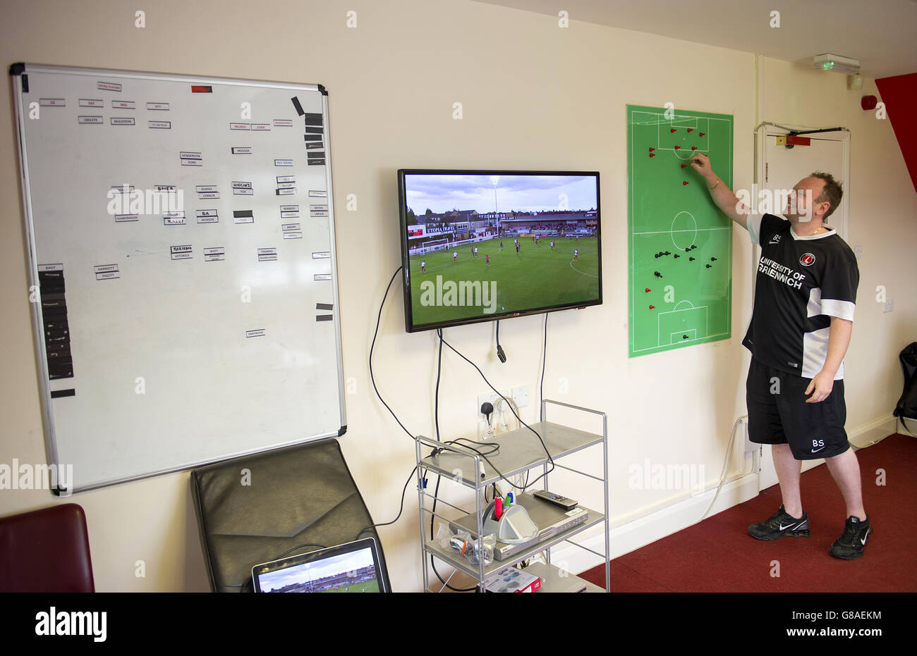 Football analysing hi-res stock photography and images - Alamy