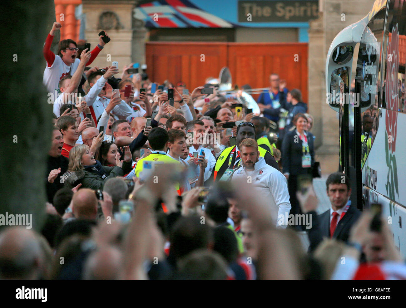 English fans before rugby world cup match twickenham stadium hi-res ...