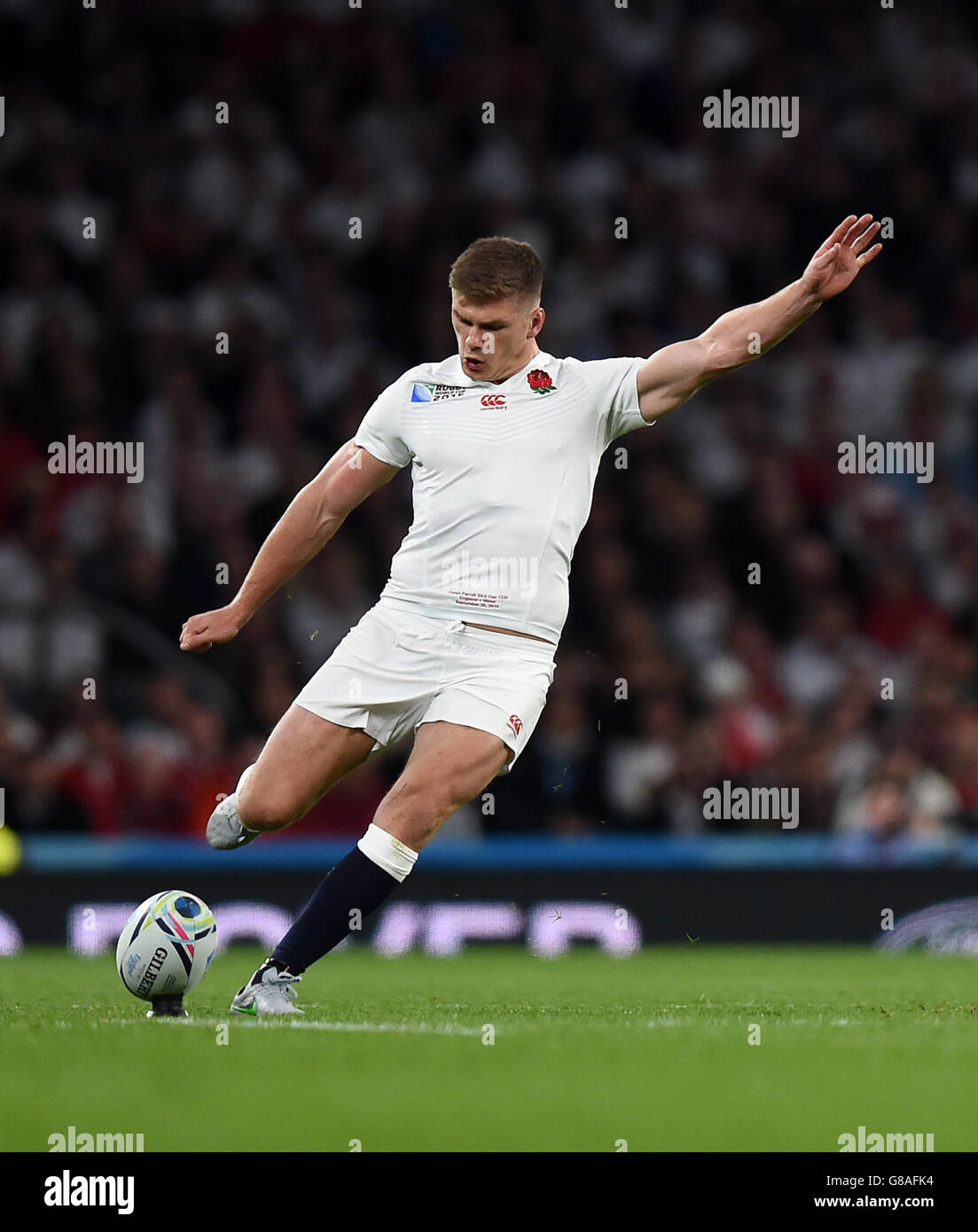 England's Owen Farrell kicks a penalty during the Rugby World Cup match ...