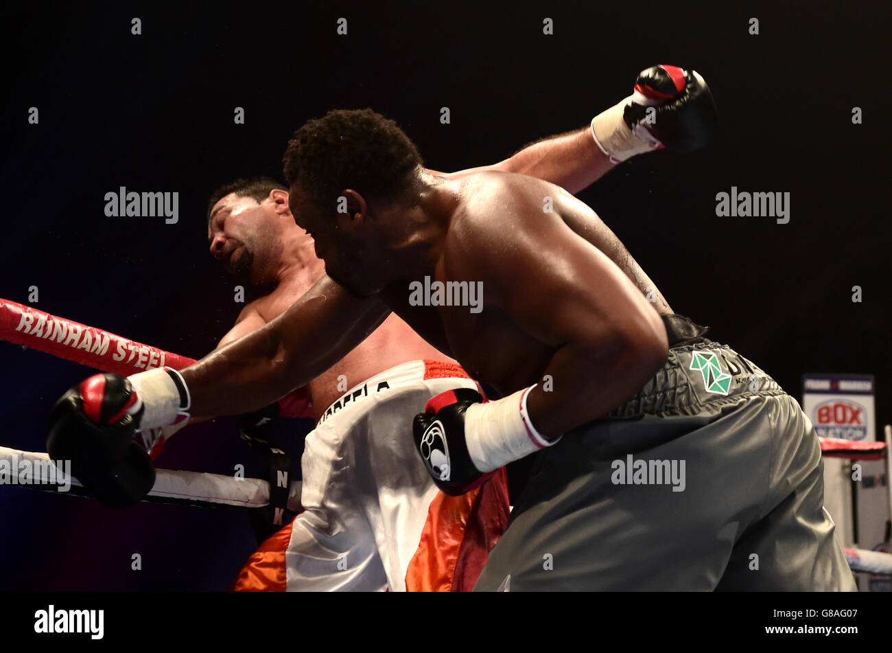 Boxing - Wembley SSE Arena Stock Photo - Alamy