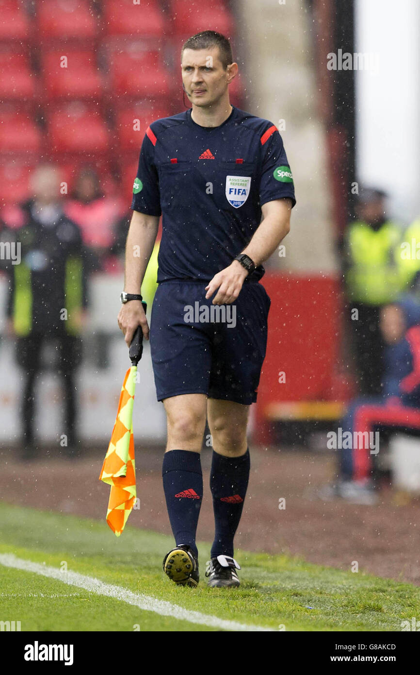 Assistant Referee David McGeachie during the Ladbrokes Scottish ...