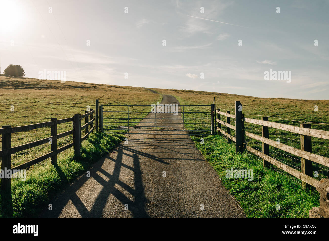 Farm fence hi-res stock photography and images - Alamy
