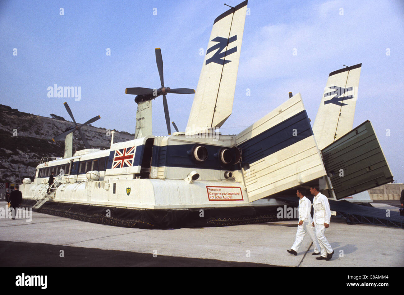 Cross channel hovercraft hi-res stock photography and images - Alamy