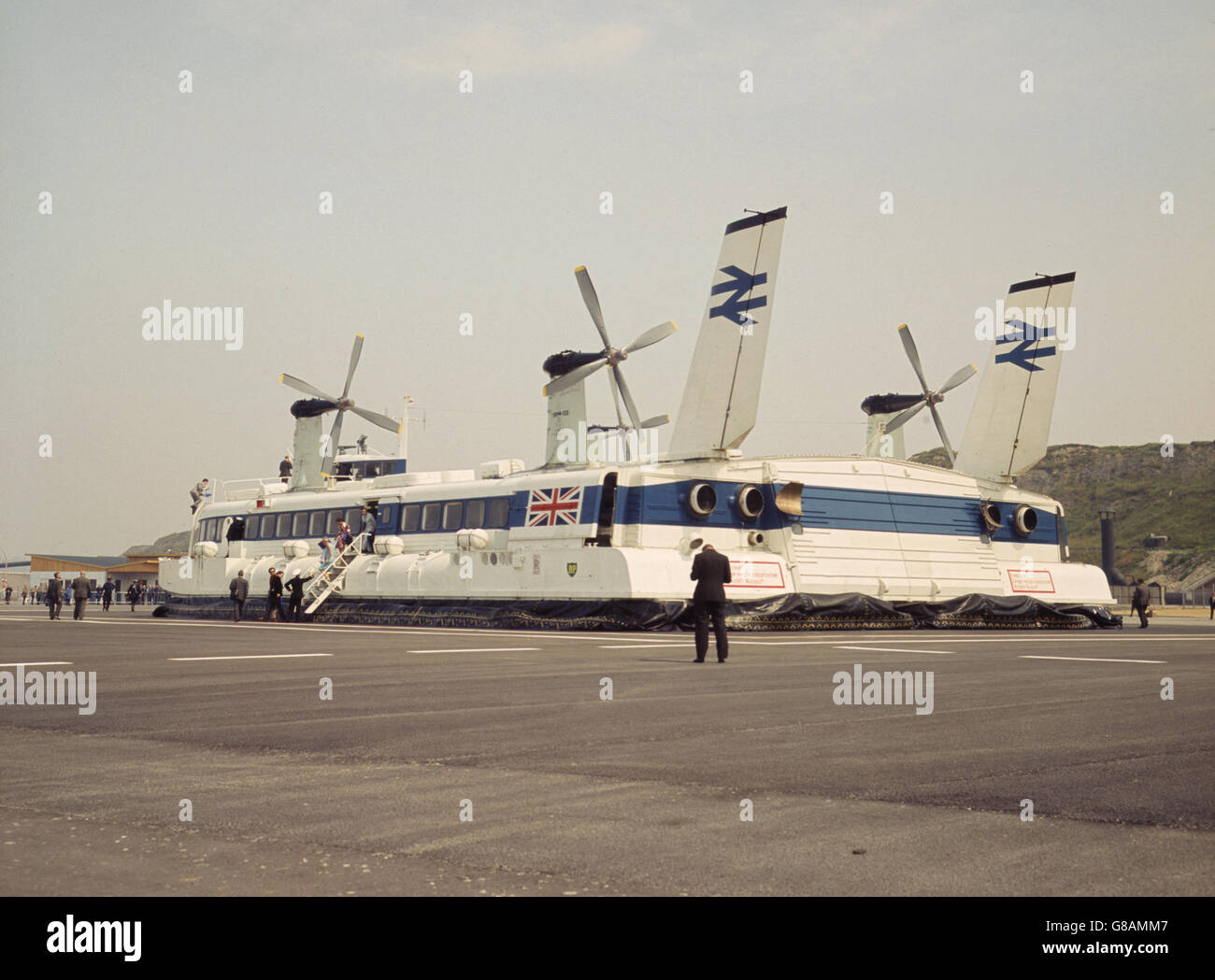 Cross channel hovercraft hi-res stock photography and images - Alamy