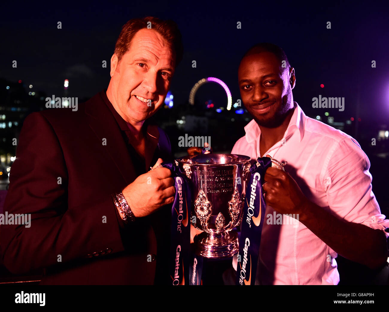 David Seaman (left) and Ledley King (right) during the Football League ...