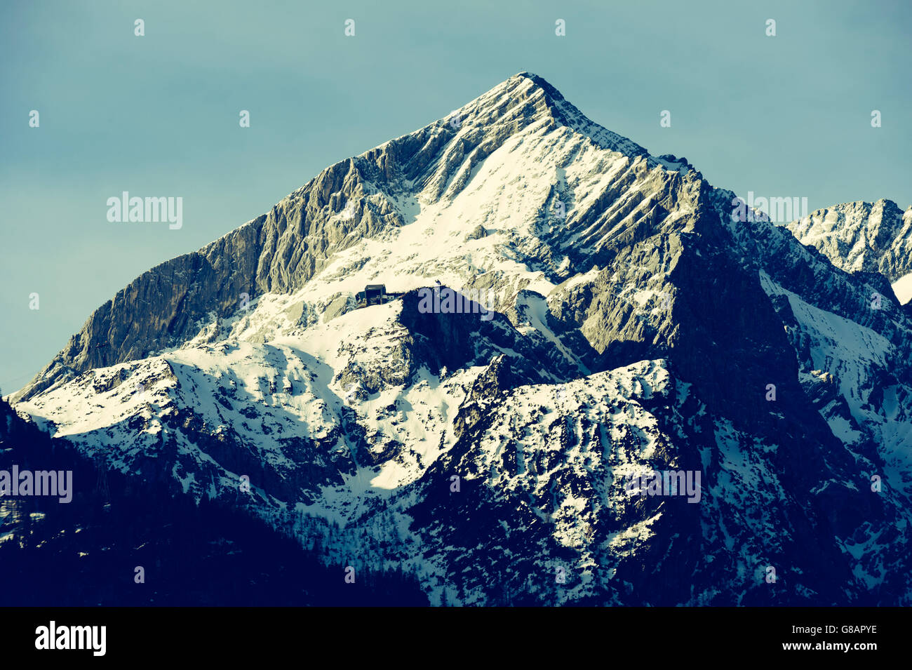 Alpine scenic views hi-res stock photography and images - Alamy