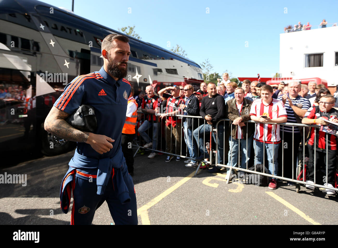 Sunderland's Steven Fletcher makes his way into the ground before the ...