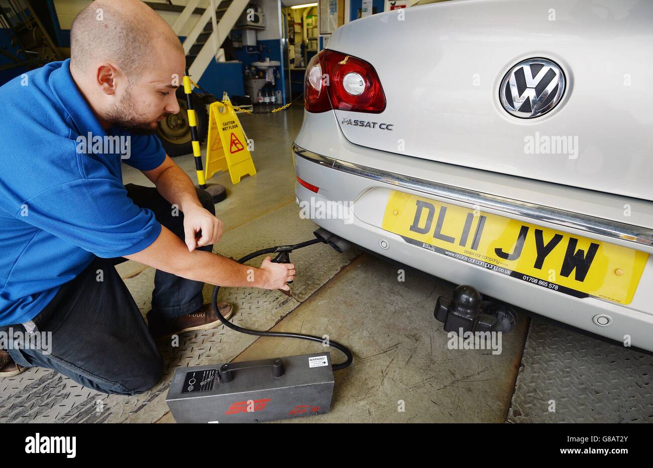 Emissions testing volkswagen hi-res stock photography and images - Alamy