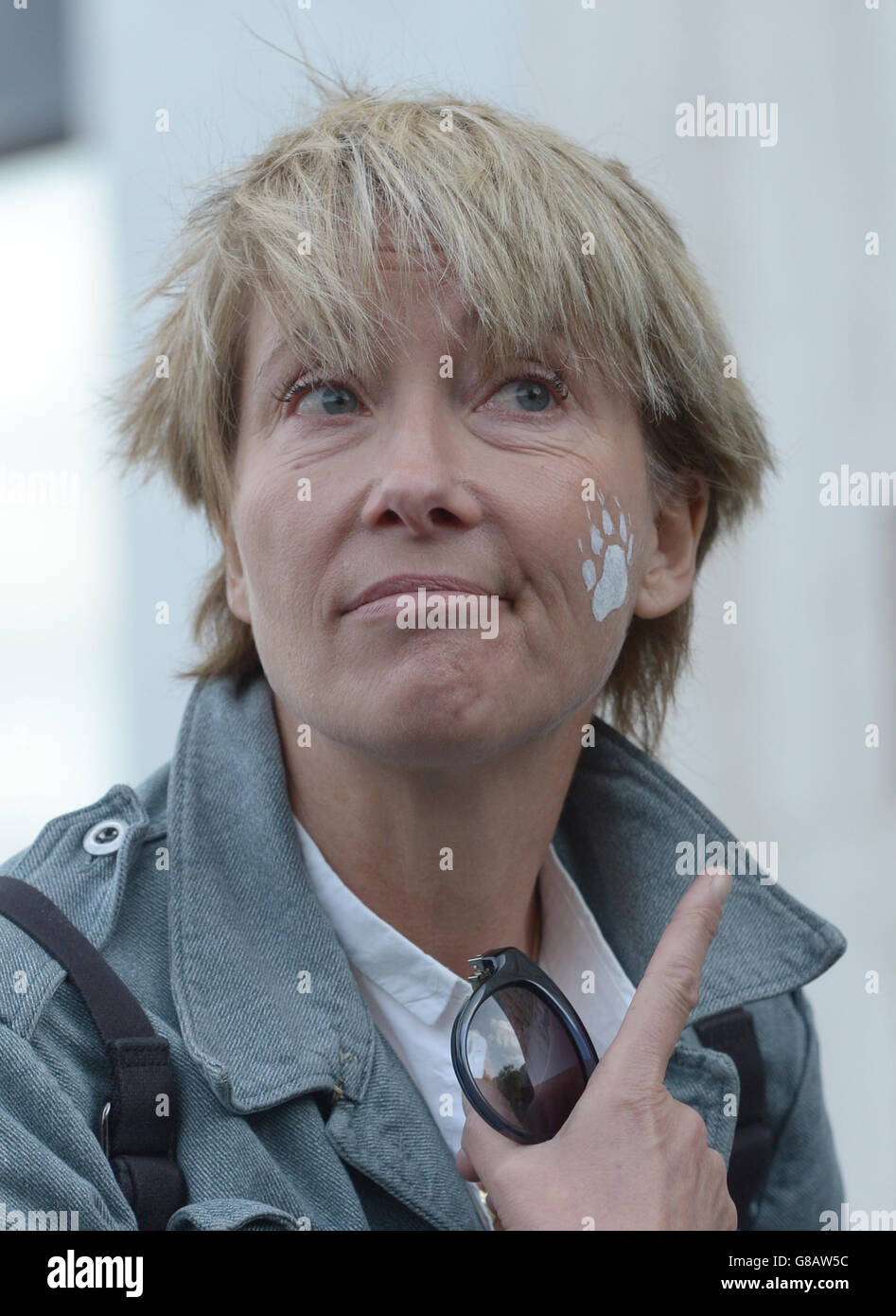 Emma Thompson has her face painted before helping volunteer puppeteers ...