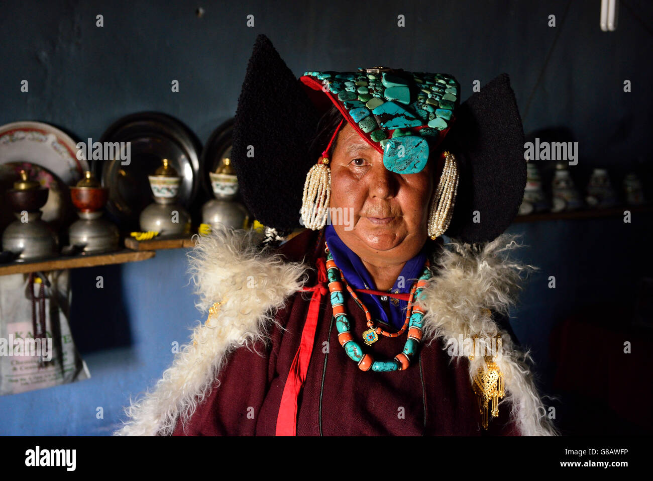 Ladakh traditional clothes hi-res stock photography and images - Alamy