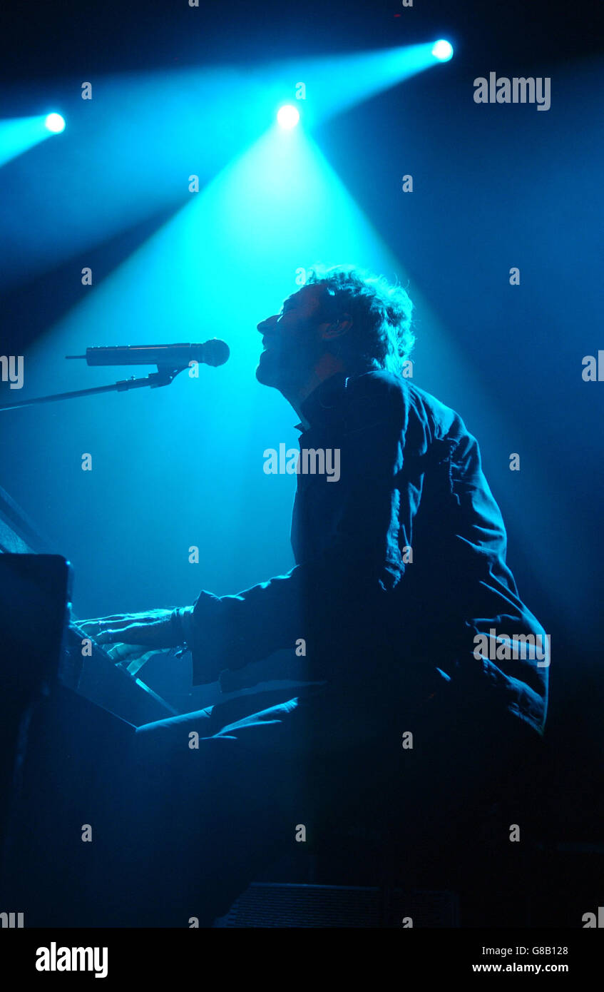 Lead singer of coldplay hi-res stock photography and images - Alamy