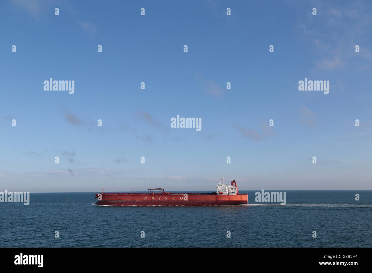 oil tanker sailing across the English Channel Stock Photo - Alamy