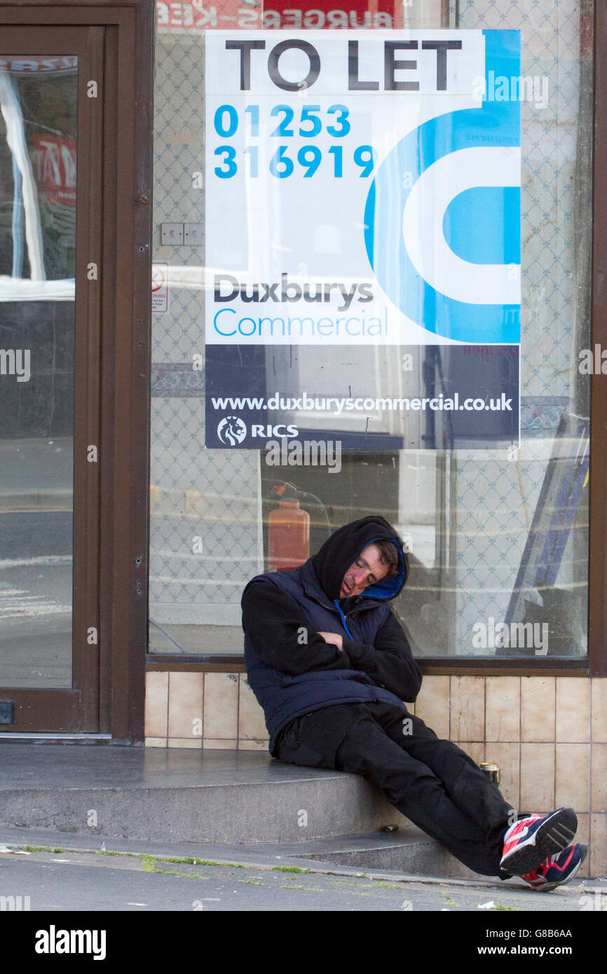 homeless homelessness sleeping rough beg beggar begging hungry cold ...