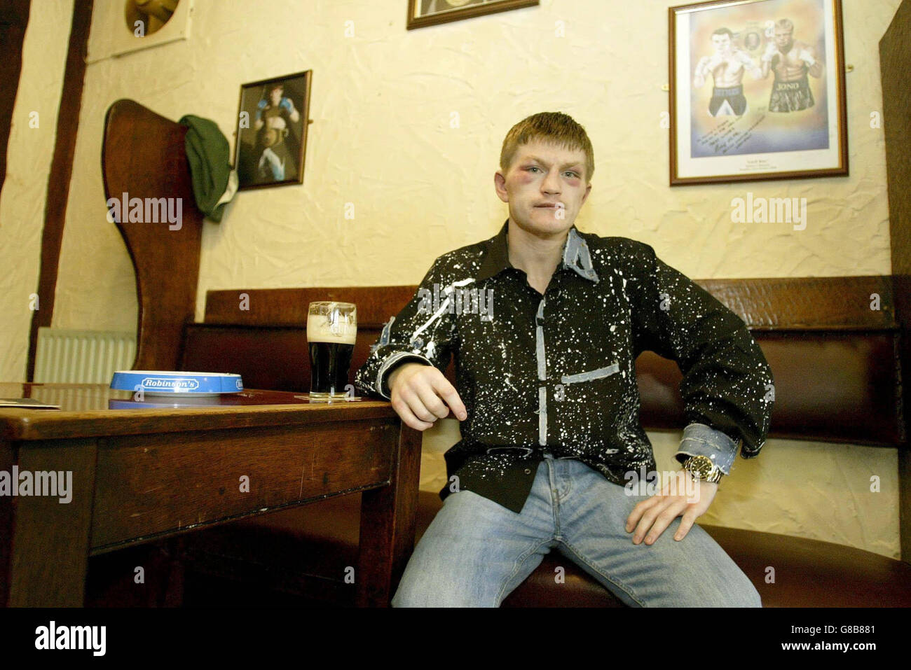 Ricky hatton relaxes in his local pub the new inn hi-res stock ...