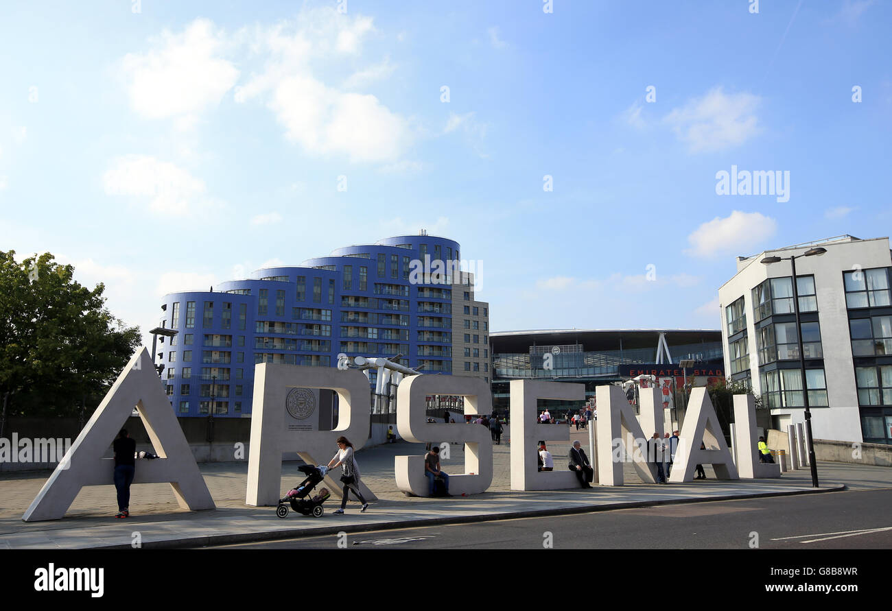Arsenal letters emirates stadium hi-res stock photography and images ...