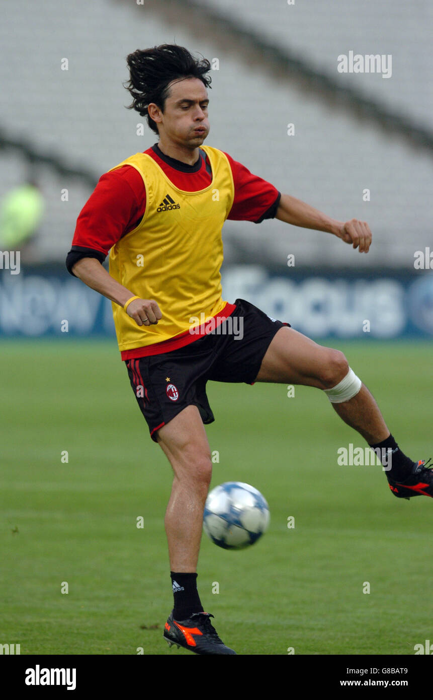 Filippo inzaghi milan liverpool hi-res stock photography and images - Alamy