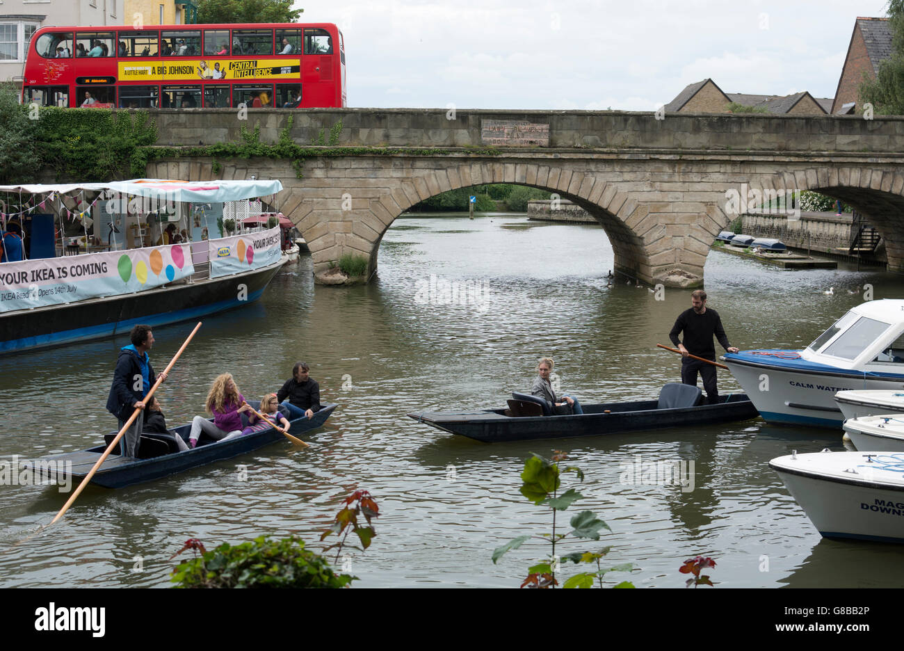 Folly Bridge and River Thames, Oxford, UK Stock Photo - Alamy