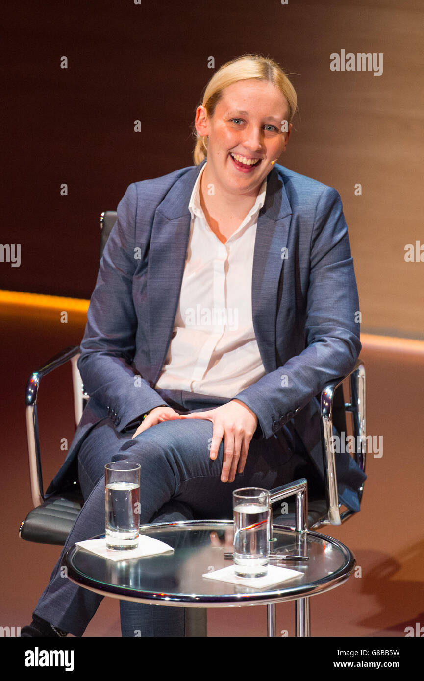 Scottish women hi-res stock photography and images - Alamy