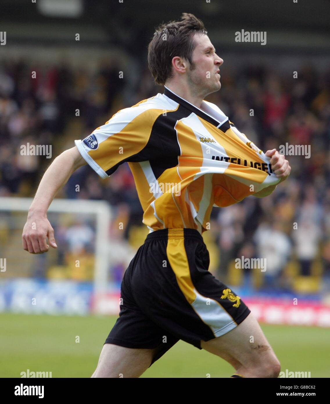 Dundee courier hi-res stock photography and images - Alamy