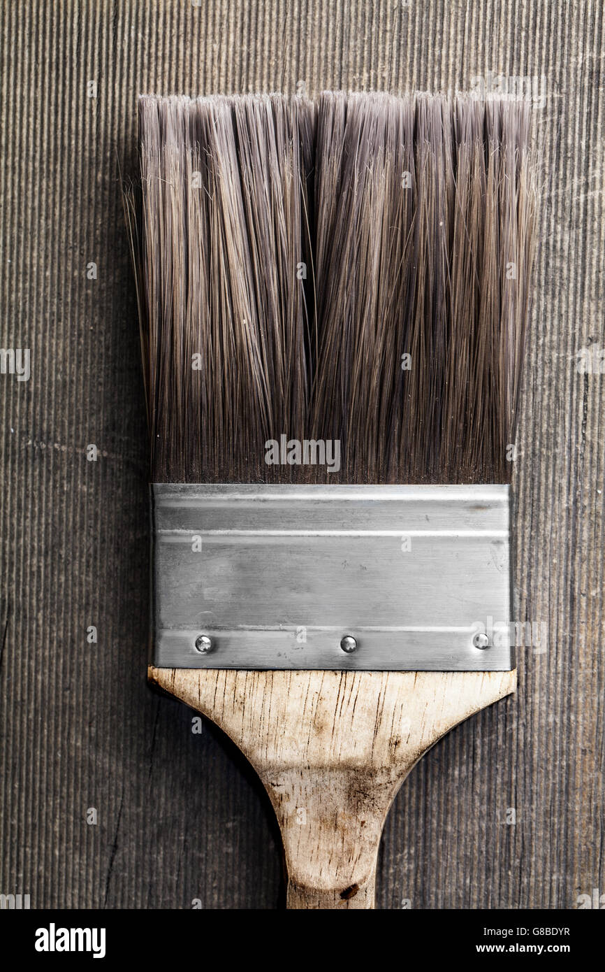 Close up of an old paint brush Stock Photo - Alamy