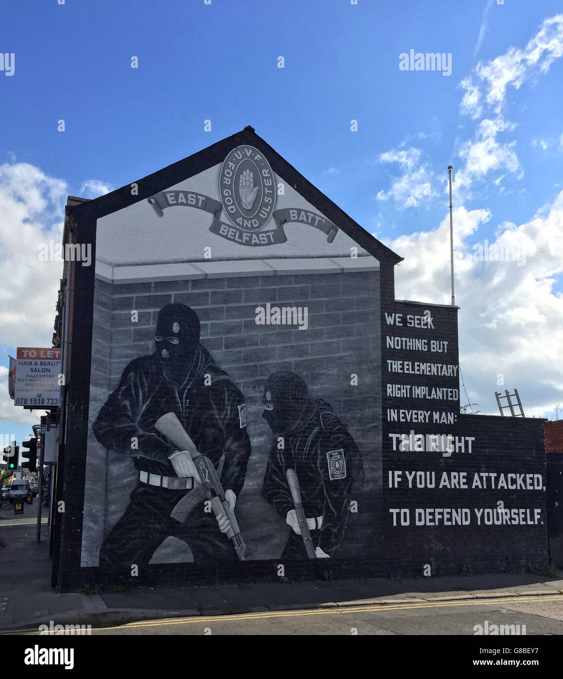 A loyalist paramilitary mural on the newtownards road in belfast hi-res ...