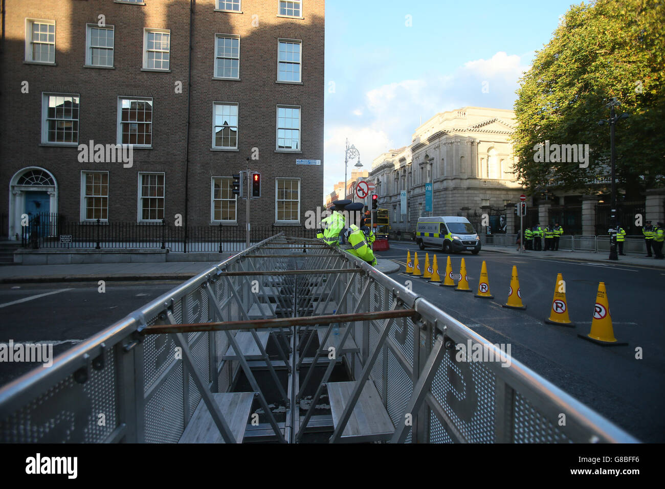 Irish budget hi-res stock photography and images - Alamy
