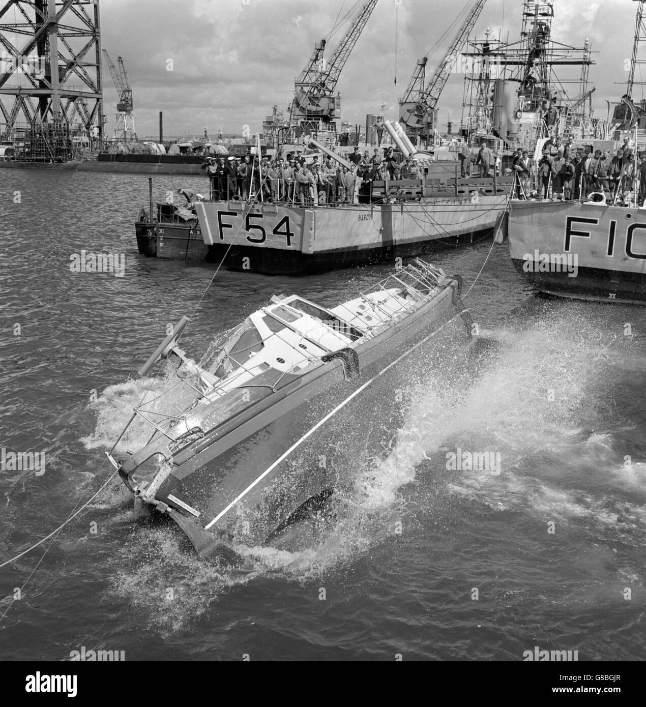 Self righting hi-res stock photography and images - Alamy