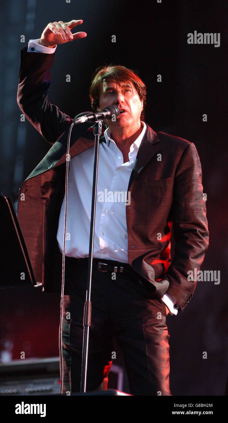 Nokia Isle Of Wight Festival - Seaclose Park. Bryan Ferry of Roxy Music ...