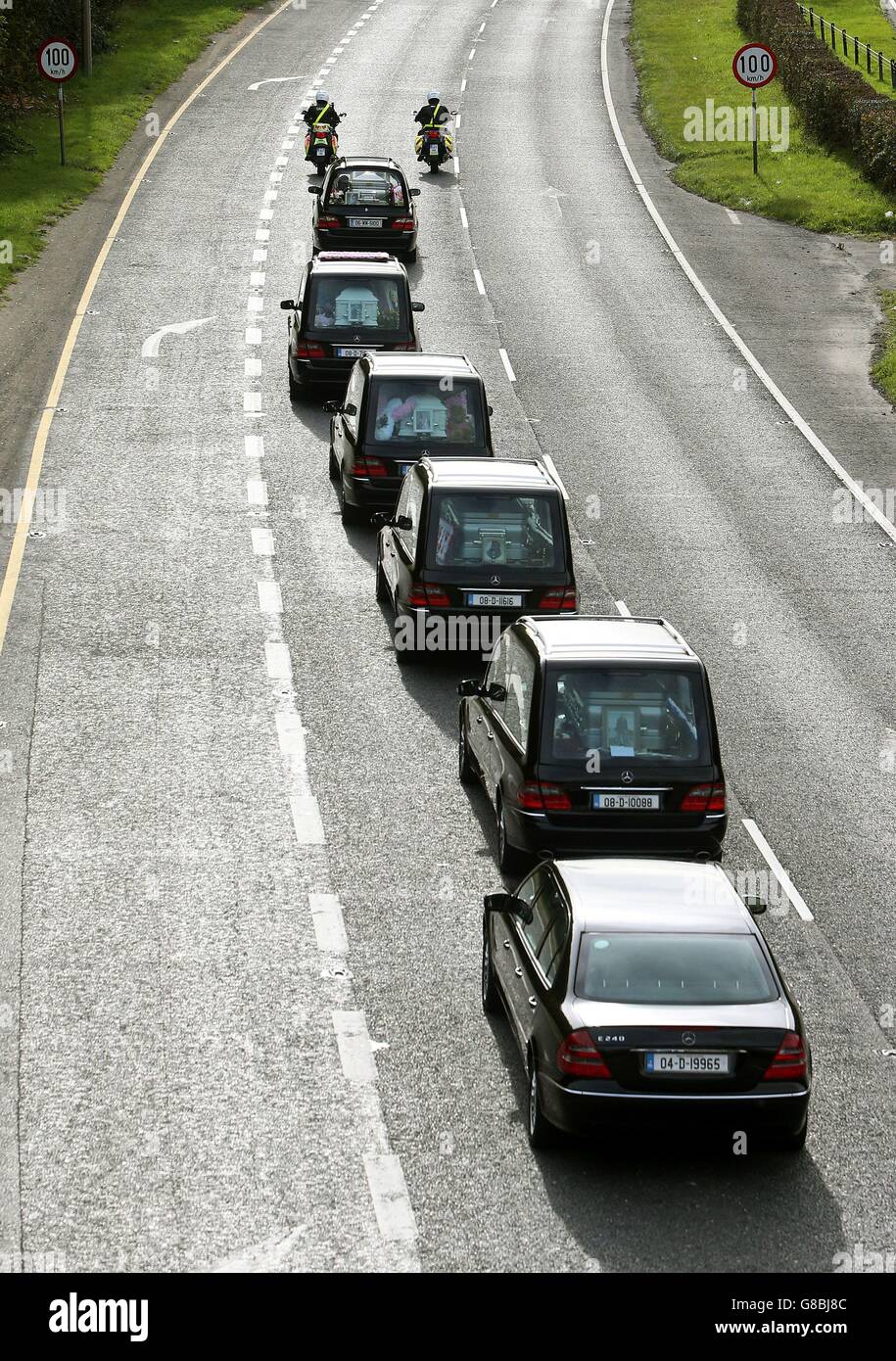 The funeral cortege of Jimmy Lynch and of Willie Lynch and Tara Gilbert ...