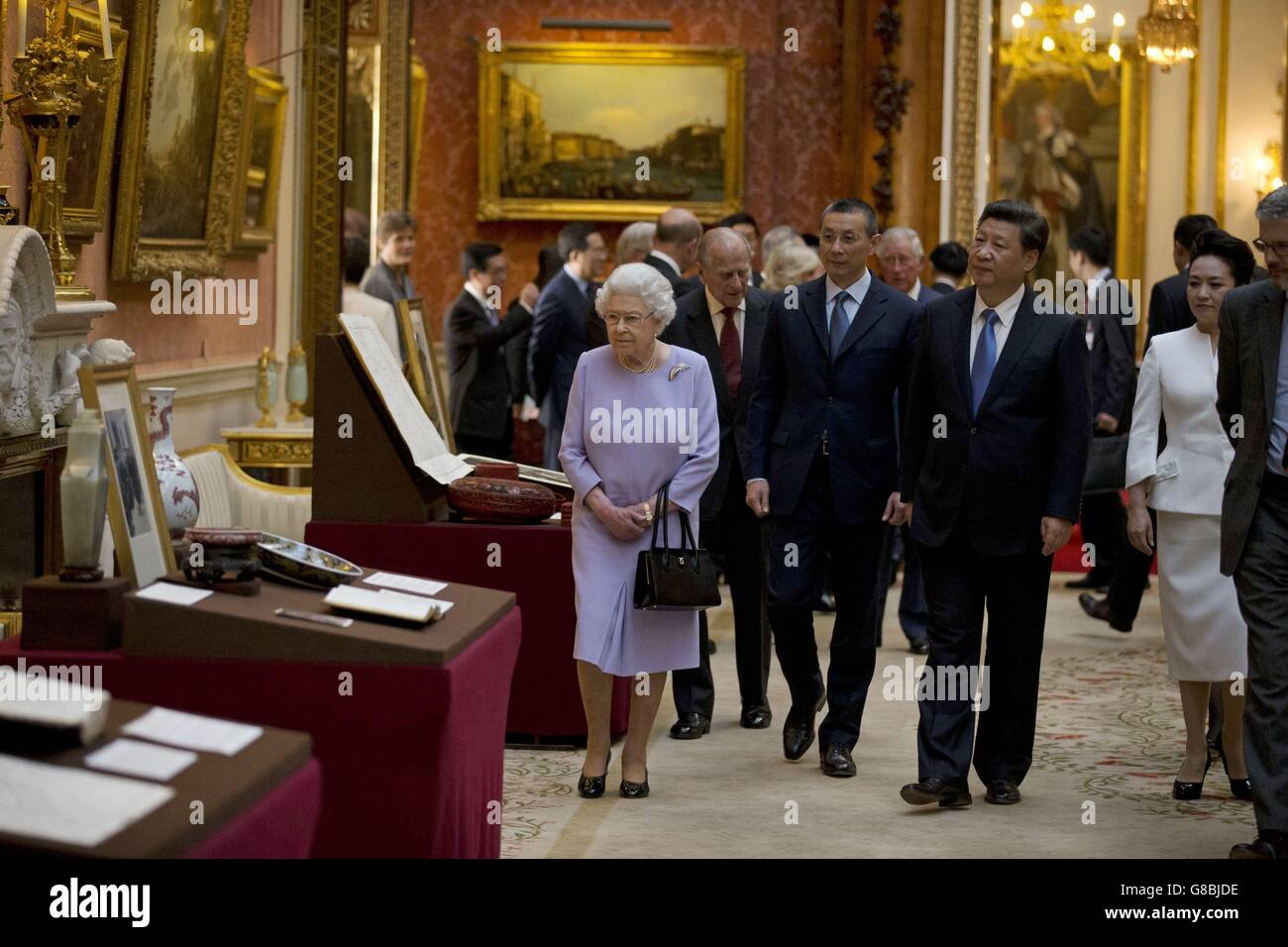 Queen Elizabeth II, The Duke of Edinburgh (second left), Chinese ...