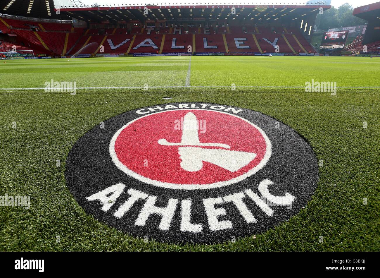 The charlton athletic club badge hi-res stock photography and images ...