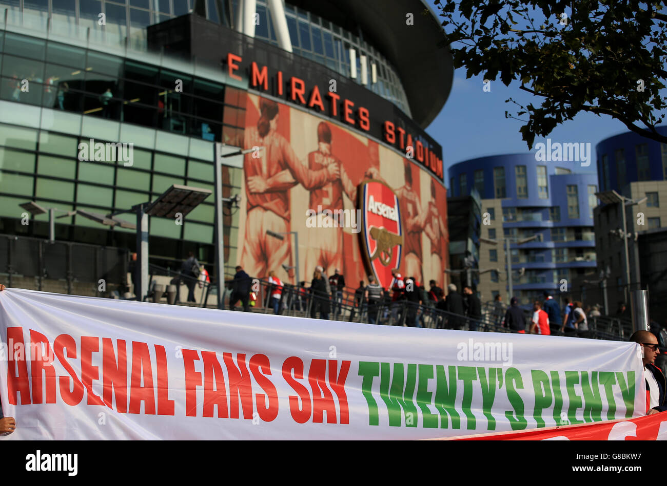Football protest signs hi-res stock photography and images - Alamy