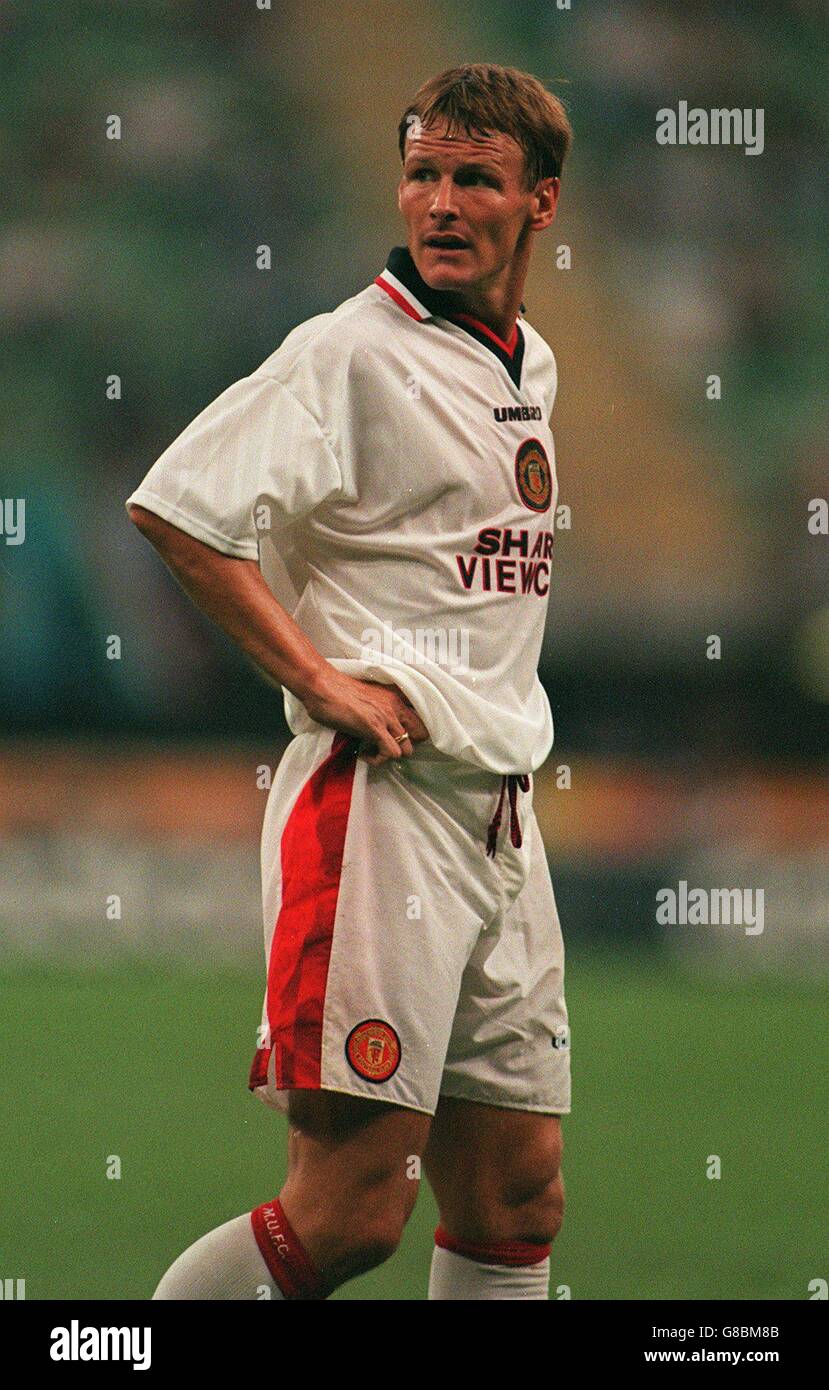 Soccer Friendly - Inter Milan v Manchester United. Teddy Sheringham ...