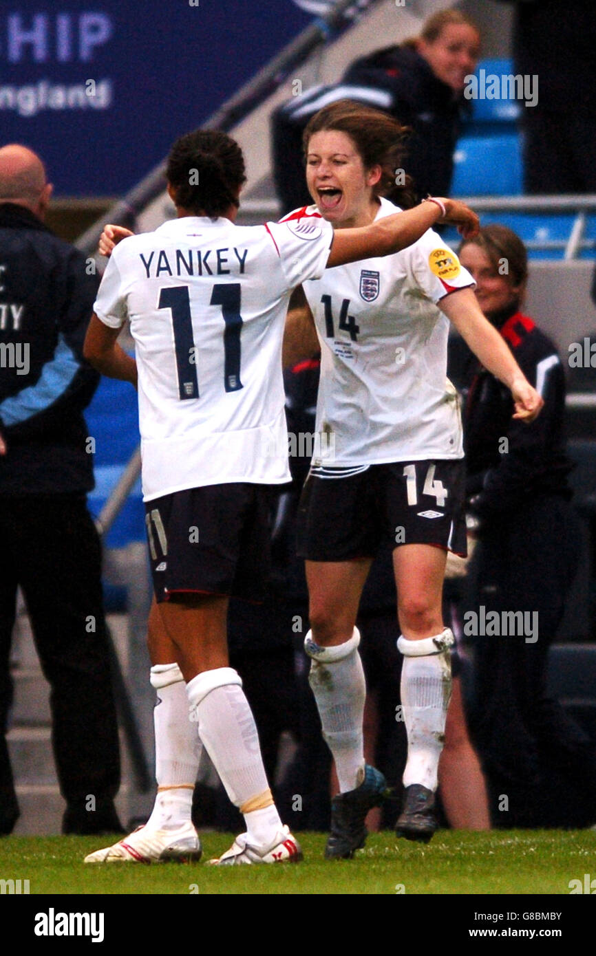 Football england 2005 euro 05 injury hi-res stock photography and ...