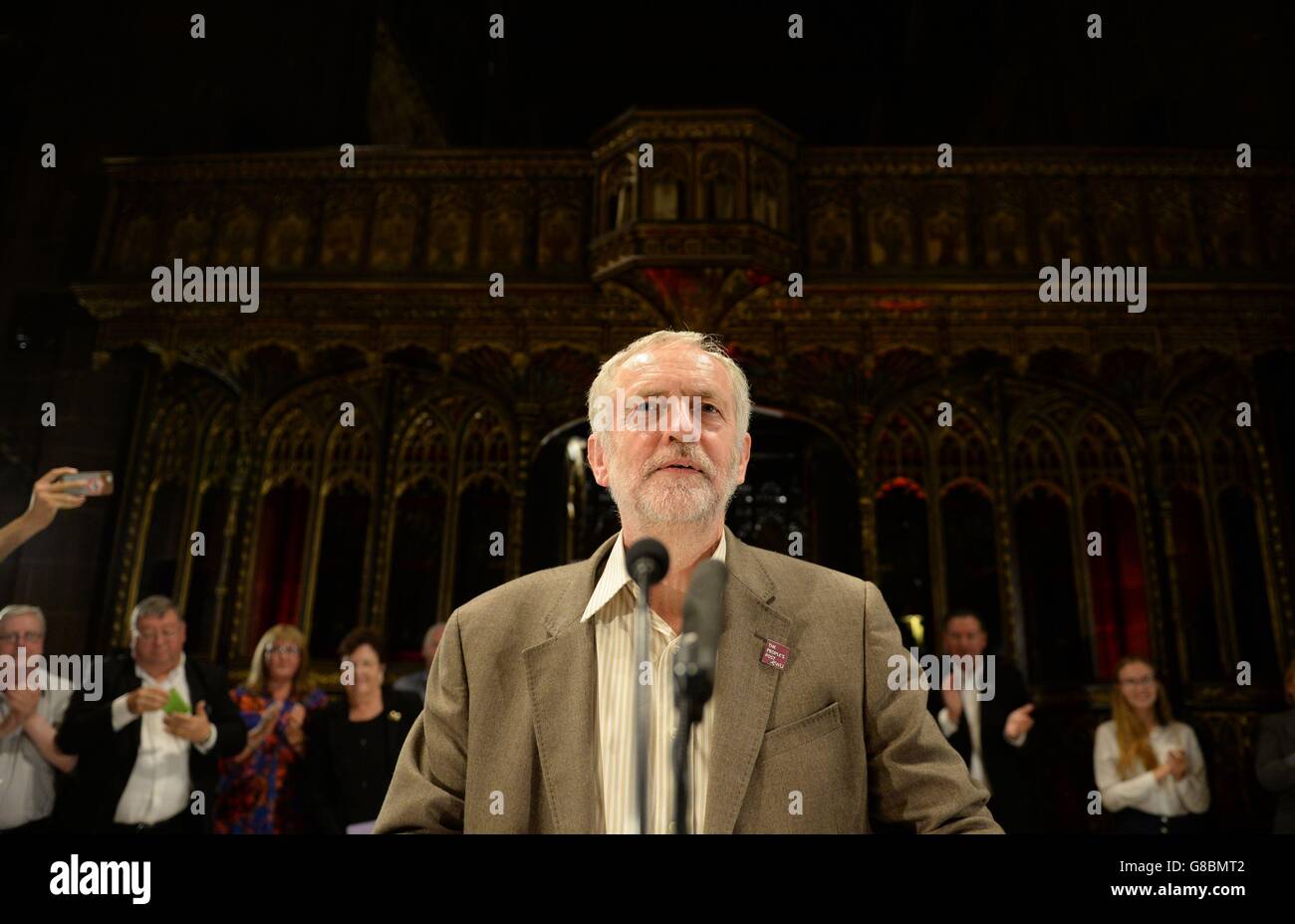 Labour leader Jeremy Corbyn speaking at CWU rally in Manchester ...