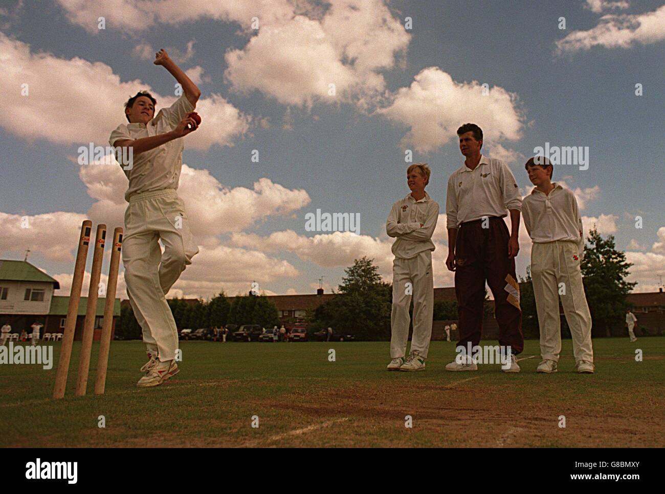 Cricket - Neil Foster - Northampton Bowling Coach Stock Photo - Alamy